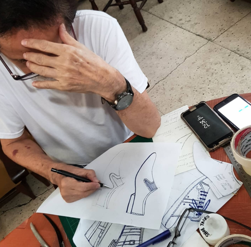 Chief Maker’s Sketches: Buy the First Sample – Zapateria